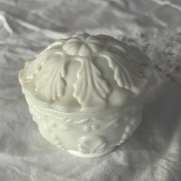 Fenton | Accents | Fenton White Embossed Glass Covered Trinket Box ...